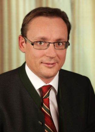 Peter Fasching - Exklusive Kamine Handels GmbH & Co KG - Presseflash