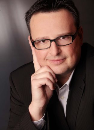 Roland Huber - Light Tech - Presseflash